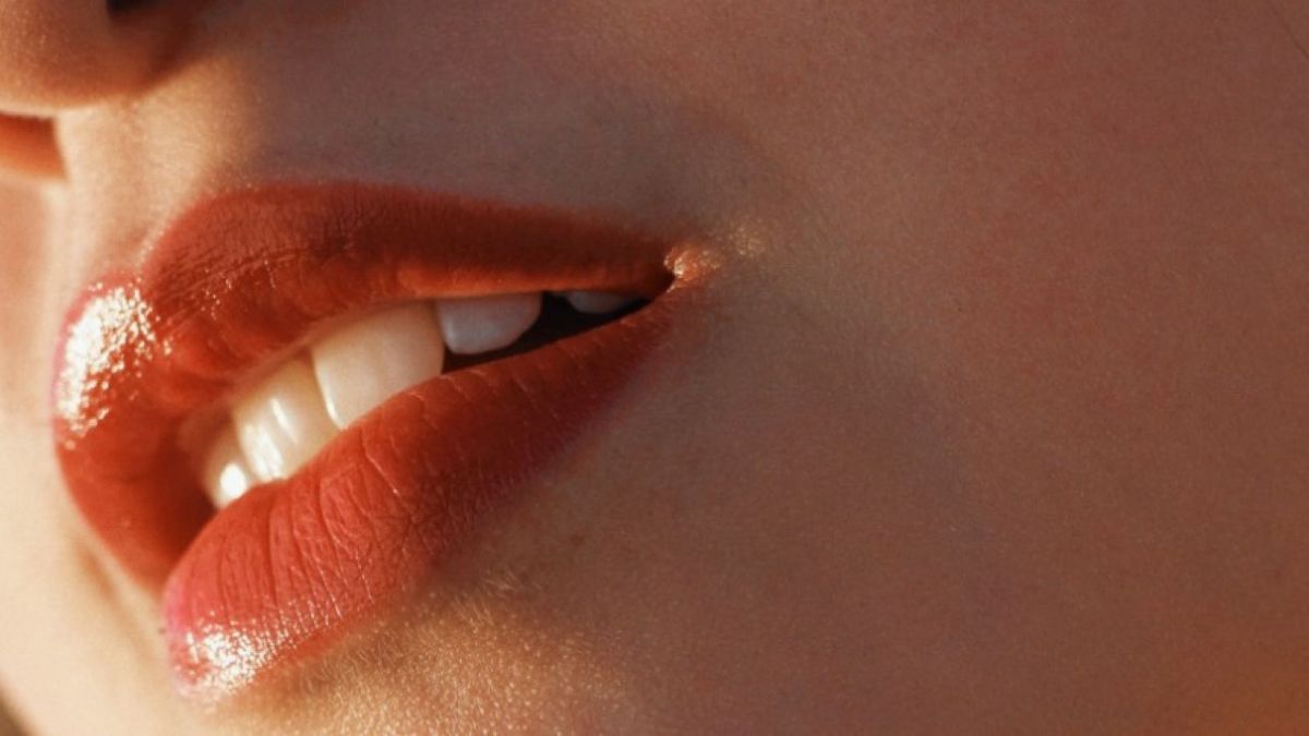 ¿Cómo utilizar labial sin manchar el cubrebocas? - Código San Luis ...