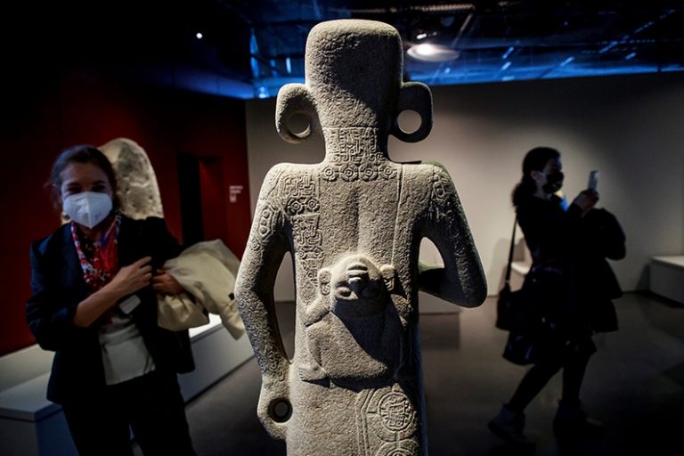 Exponen en París piezas arqueológicas de Tamtoc y Tamohi