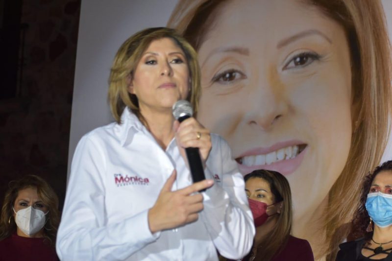 ¡Al bote políticos que no terminen obras para potosinos!: Mónica Rangel