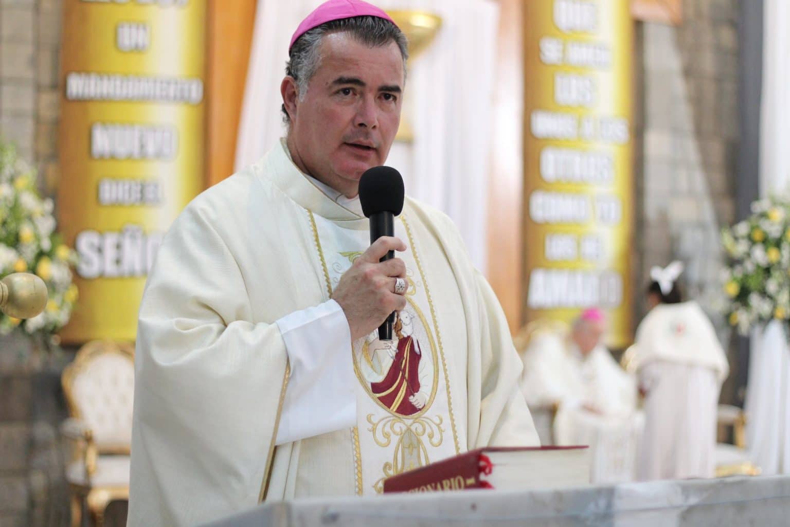 [VIDEO] El Papa Francisco deja un legado de amor y fe: Roberto Yenny García Obispo de Valles ...