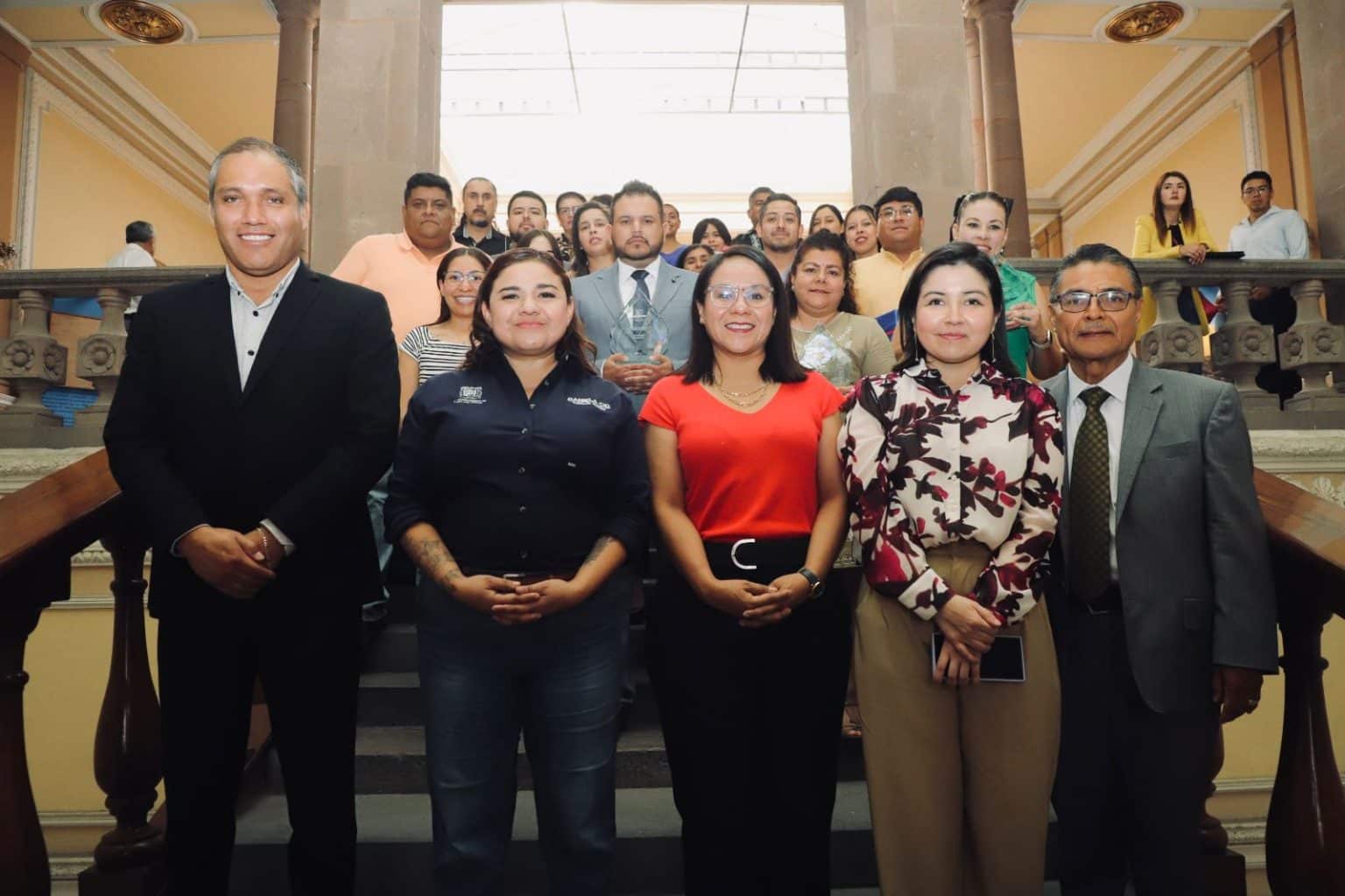 Ayuntamiento de SLP entrega el Premio Municipal de Educación 2024 - Código San Luis - Periódico ...