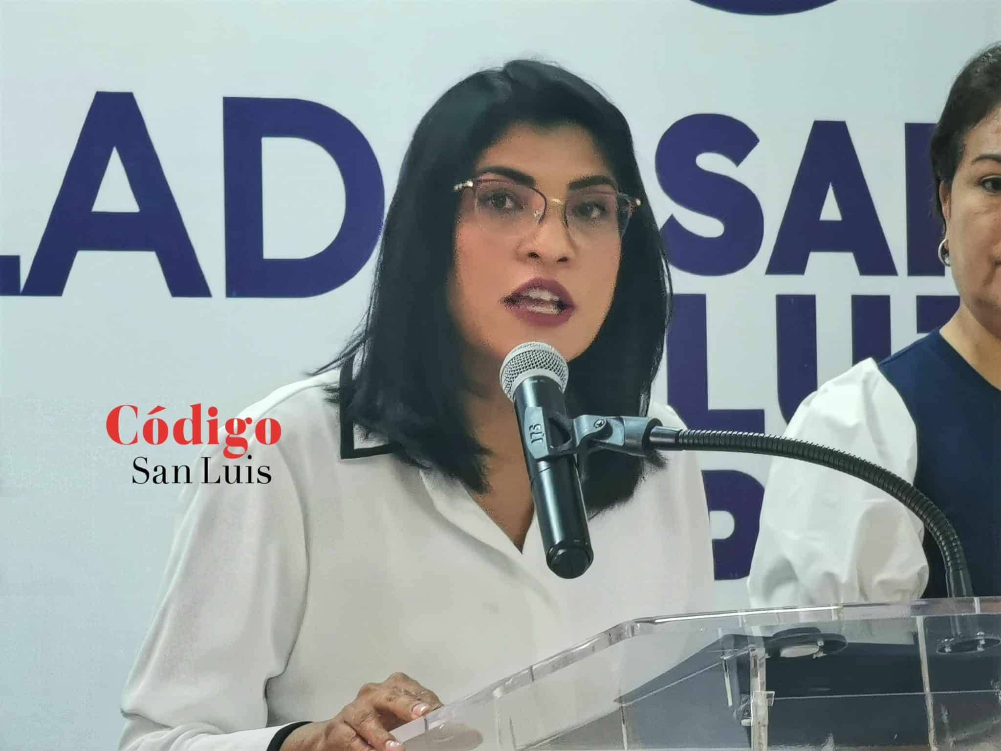 Vero Rodríguez pide licencia del Senado